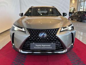 Grey Lexus UX 250h 2021 in Siauliai, with an engine capacity of 1.99 L and mileage of 64 thousand km for 24500 €, photo 4 on AUTOMOTO.COM.LV
