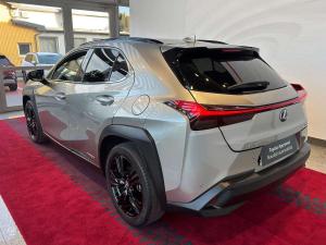 Grey Lexus UX 250h 2021 in Siauliai, with an engine capacity of 1.99 L and mileage of 64 thousand km for 24500 €, photo 6 on AUTOMOTO.COM.LV