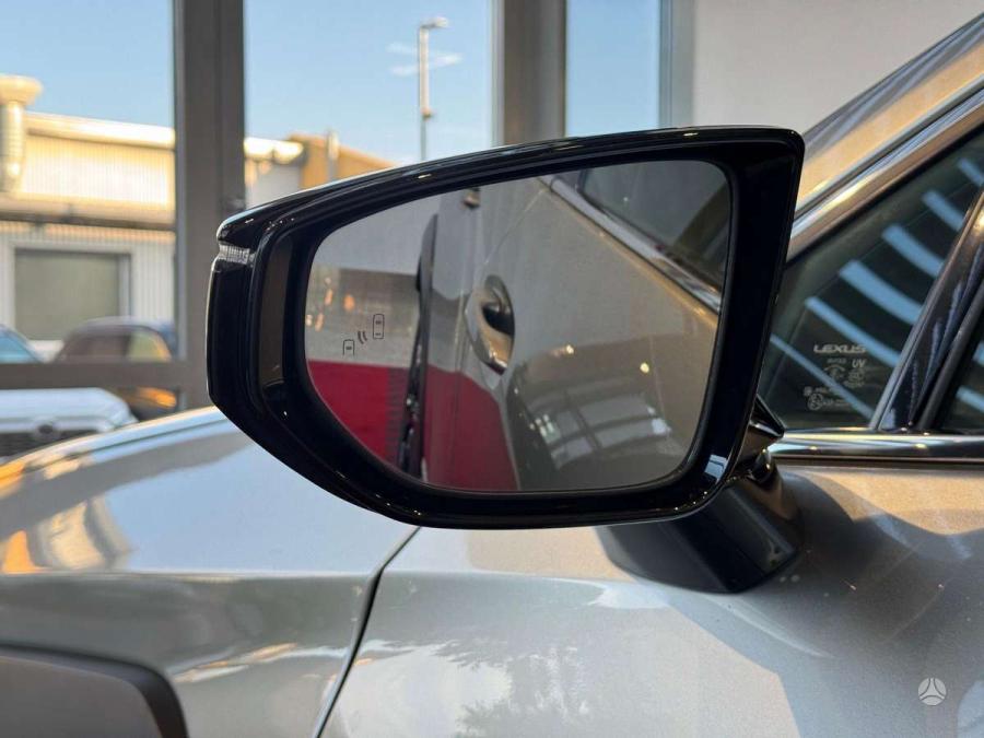 Grey Lexus UX 250h 2021 in Siauliai, with an engine capacity of 1.99 L and mileage of 64 thousand km for 24500 €, photo 10 on AUTOMOTO.COM.LV