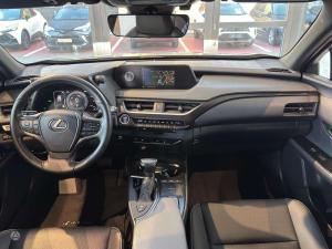 Grey Lexus UX 250h 2021 in Siauliai, with an engine capacity of 1.99 L and mileage of 64 thousand km for 24500 €, photo 12 on AUTOMOTO.COM.LV