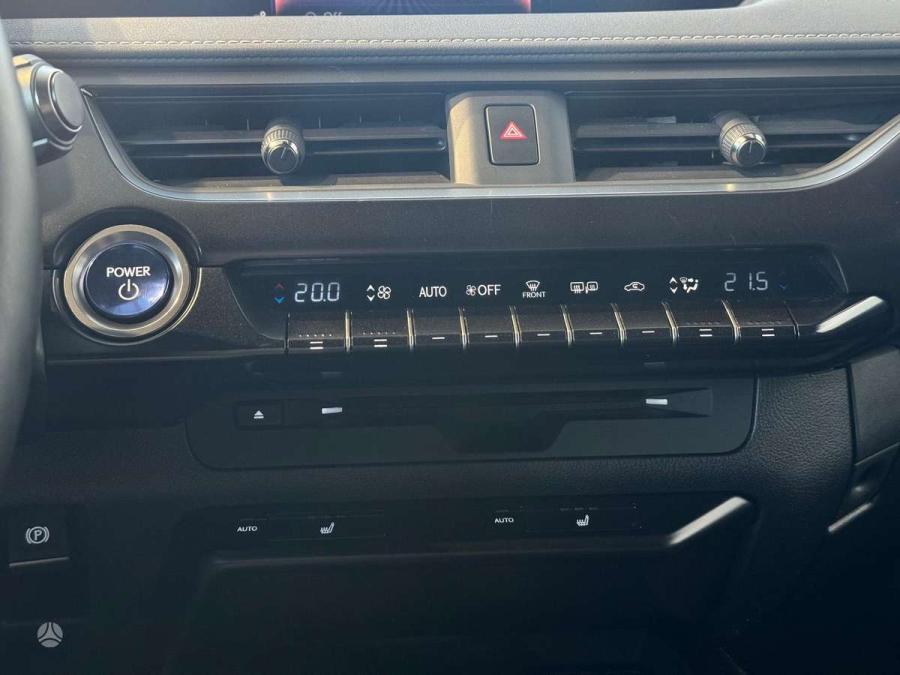 Grey Lexus UX 250h 2021 in Siauliai, with an engine capacity of 1.99 L and mileage of 64 thousand km for 24500 €, photo 19 on AUTOMOTO.COM.LV