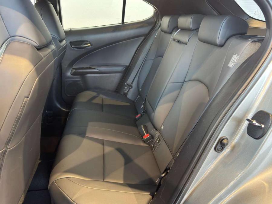 Grey Lexus UX 250h 2021 in Siauliai, with an engine capacity of 1.99 L and mileage of 64 thousand km for 24500 €, photo 21 on AUTOMOTO.COM.LV