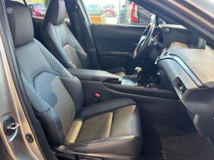 Grey Lexus UX 250h 2021 in Siauliai, with an engine capacity of 1.99 L and mileage of 64 thousand km for 24500 €, photo 23 on AUTOMOTO.COM.LV