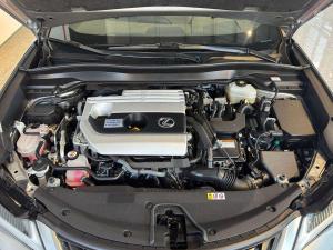 Grey Lexus UX 250h 2021 in Siauliai, with an engine capacity of 1.99 L and mileage of 64 thousand km for 24500 €, photo 28 on AUTOMOTO.COM.LV
