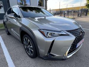 Grey Lexus UX 250h 2022 in Taurage, with an engine capacity of 2.00 L and mileage of 32 thousand km for 24499 €, photo 5 on AUTOMOTO.COM.LV