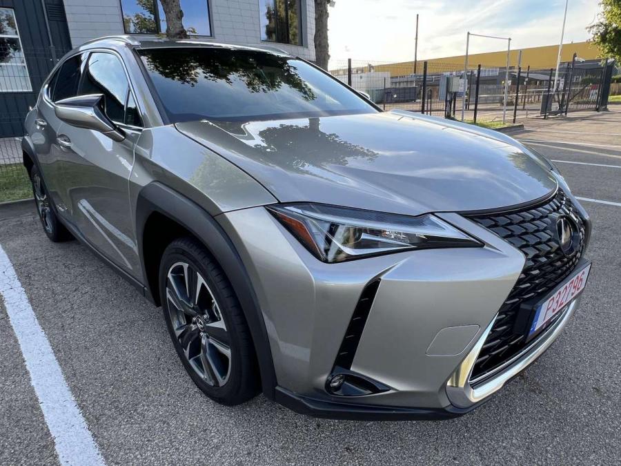 Grey Lexus UX 250h 2022 in Taurage, with an engine capacity of 2.00 L and mileage of 32 thousand km for 24499 €, photo 5 on AUTOMOTO.COM.LV