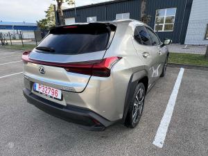 Grey Lexus UX 250h 2022 in Taurage, with an engine capacity of 2.00 L and mileage of 32 thousand km for 24499 €, photo 9 on AUTOMOTO.COM.LV