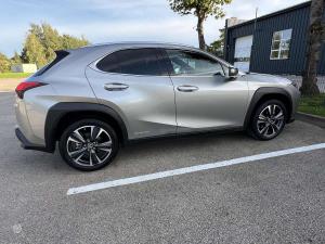 Grey Lexus UX 250h 2022 in Taurage, with an engine capacity of 2.00 L and mileage of 32 thousand km for 24499 €, photo 16 on AUTOMOTO.COM.LV