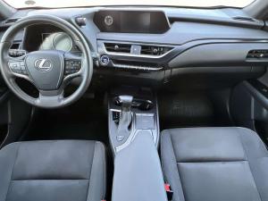 Grey Lexus UX 250h 2022 in Taurage, with an engine capacity of 2.00 L and mileage of 32 thousand km for 24499 €, photo 21 on AUTOMOTO.COM.LV