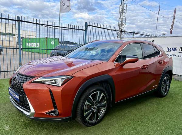 Oranžs Lexus UX 250h 2019 Panevēža, ar dzinēja tilpumu 1.99 L un nobraukumu 321 tūkst. km par 16500 €, foto  vietnē AUTOMOTO.COM.LV