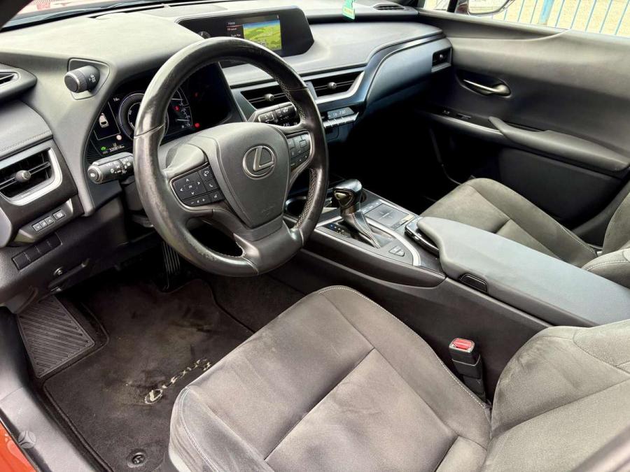 Orange Lexus UX 250h 2019 in Panevezys, with an engine capacity of 1.99 L and mileage of 321 thousand km for 16500 €, photo 12 on AUTOMOTO.COM.LV