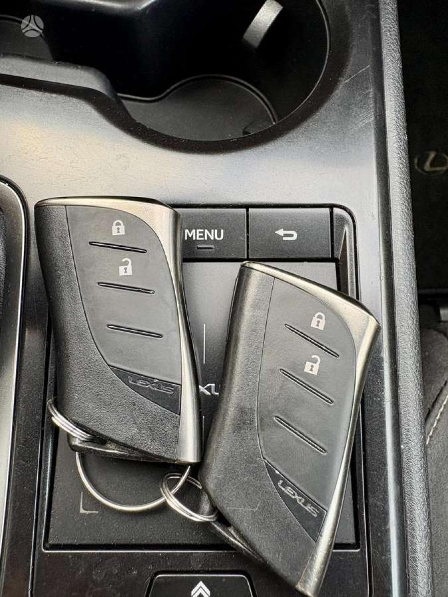 Orange Lexus UX 250h 2019 in Panevezys, with an engine capacity of 1.99 L and mileage of 321 thousand km for 16500 €, photo 23 on AUTOMOTO.COM.LV