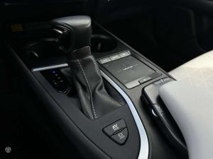 Оранжевый Лексус UX 250h 2022 в Вильнюс, объемом двигателя 2.00 л и пробегом 118 тыс. км за 27550 €, фото 23 на AUTOMOTO.COM.LV
