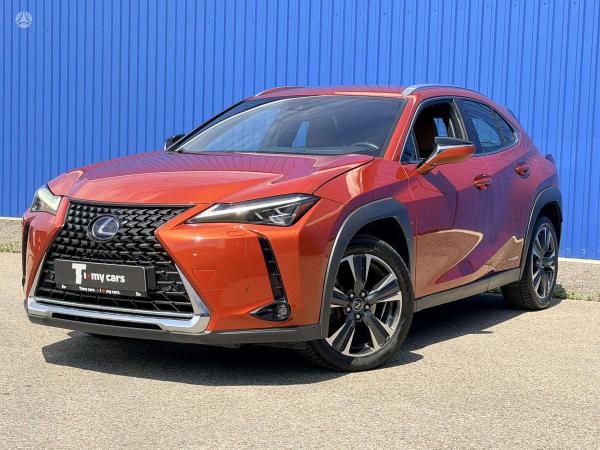 Orange Lexus UX 250h 2022 in Kaunas, with an engine capacity of 1.99 L and mileage of 45 thousand km for 29900 €, photo 1 on AUTOMOTO.COM.LV