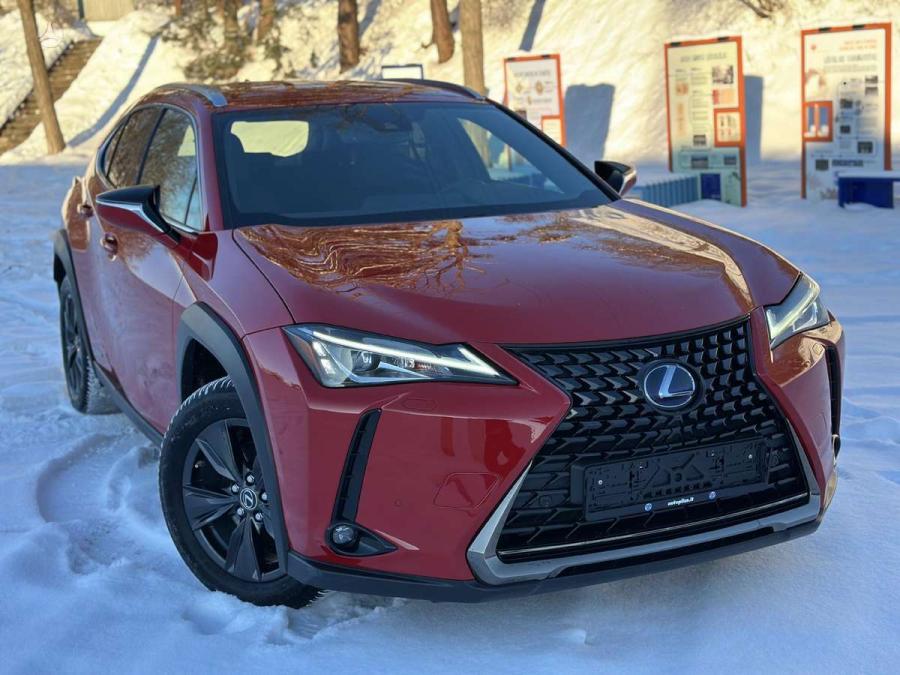 Red Lexus UX 250h 2019 in Kaunas, with an engine capacity of 1.99 L and mileage of 51 thousand km for 21950 €, photo 1 on AUTOMOTO.COM.LV