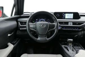 Красный Лексус UX 250h 2019 в Вильнюс, объемом двигателя 1.99 л и пробегом 93 тыс. км за 24900 €, фото 8 на AUTOMOTO.COM.LV