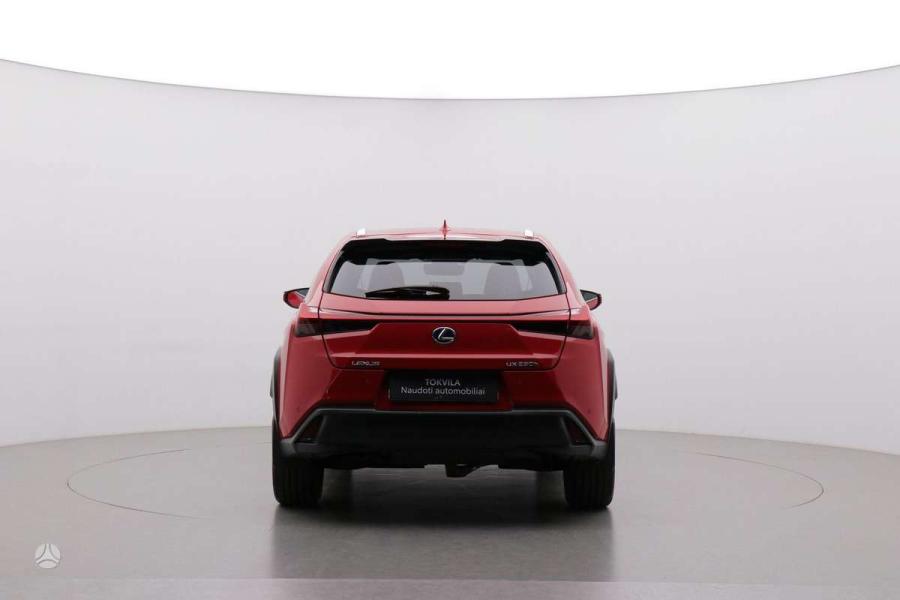 Red Lexus UX 250h 2019 in Vilnius, with an engine capacity of 1.99 L and mileage of 93 thousand km for 25400 €, photo 5 on AUTOMOTO.COM.LV