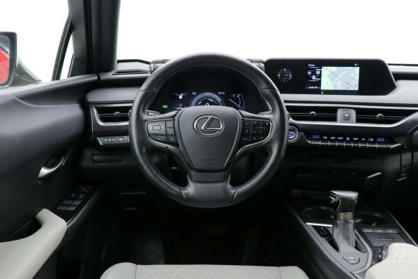 Lexus UX 250h 2019 in Vilnius on AUTOMOTO.COM.LV Red Lexus UX 250h 2019 in Vilnius, with an engine capacity of 1.99 L and mileage of 93 thousand km for 25400 €, photo 8 on AUTOMOTO.COM.LV