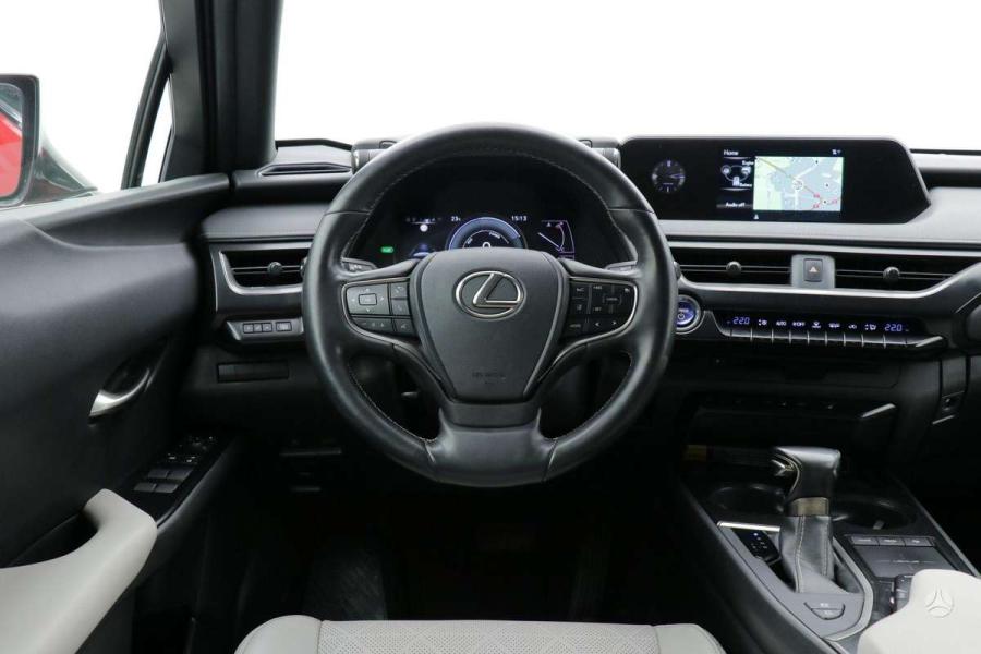 Red Lexus UX 250h 2019 in Vilnius, with an engine capacity of 1.99 L and mileage of 93 thousand km for 25400 €, photo 8 on AUTOMOTO.COM.LV