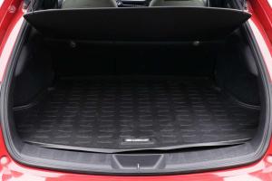 Red Lexus UX 250h 2019 in Vilnius, with an engine capacity of 1.99 L and mileage of 93 thousand km for 25400 €, photo 11 on AUTOMOTO.COM.LV