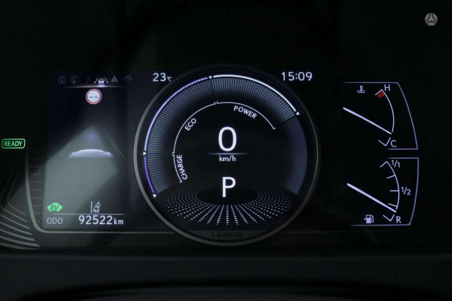 Red Lexus UX 250h 2019 in Vilnius, with an engine capacity of 1.99 L and mileage of 93 thousand km for 25400 €, photo 14 on AUTOMOTO.COM.LV