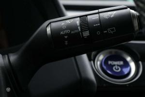 Red Lexus UX 250h 2019 in Vilnius, with an engine capacity of 1.99 L and mileage of 93 thousand km for 25400 €, photo 27 on AUTOMOTO.COM.LV