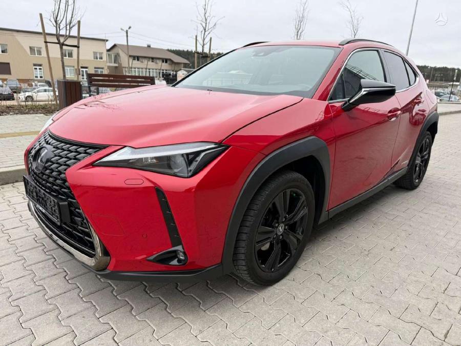 Sarkans Lexus UX 250h 2021 Viļņa, ar dzinēja tilpumu 2.00 L un nobraukumu 145 tūkst. km par 23800 €, foto 1 vietnē AUTOMOTO.COM.LV