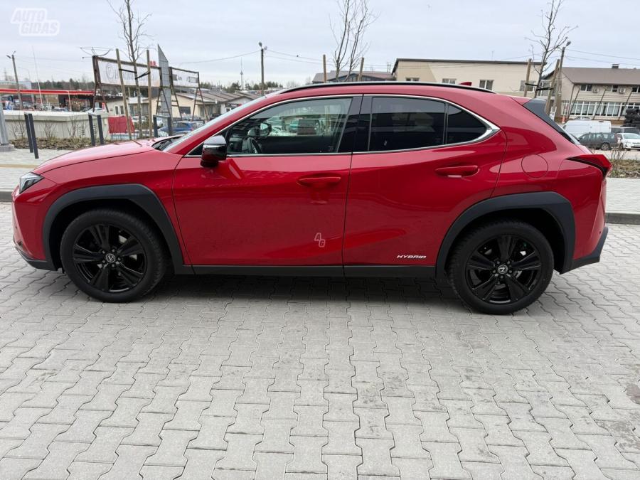 Sarkans Lexus UX 250h 2021 Viļņa, ar dzinēja tilpumu 2.00 L un nobraukumu 146 tūkst. km par 23800 €, foto 12 vietnē AUTOMOTO.COM.LV