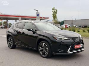 White Lexus UX 250h 2019 in Vilnius, with an engine capacity of 0.00 L and mileage of 135 thousand km for 23500 €, photo 4 on AUTOMOTO.COM.LV