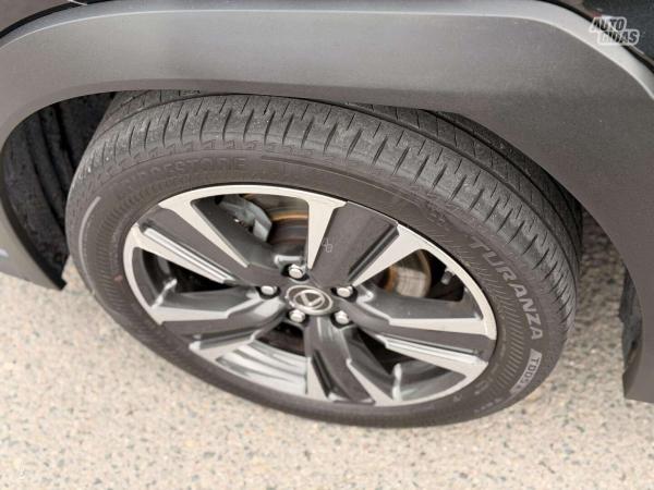 Balts Lexus UX 250h 2019 Viļņa, ar dzinēja tilpumu 0.00 L un nobraukumu 135 tūkst. km par 23500 €, foto 9 vietnē AUTOMOTO.COM.LV
