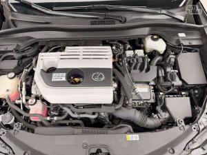 White Lexus UX 250h 2019 in Vilnius, with an engine capacity of 0.00 L and mileage of 135 thousand km for 23500 €, photo 11 on AUTOMOTO.COM.LV
