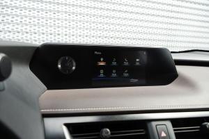 Белый Лексус UX 250h 2019 в Марупе, объемом двигателя 2.00 л и пробегом 134 тыс. км за 20450 €, фото 14 на AUTOMOTO.COM.LV