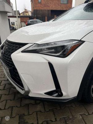White Lexus UX 250h 2020 in Panevezys, with an engine capacity of 1.99 L and mileage of 65 thousand km for 21500 €, photo 11 on AUTOMOTO.COM.LV