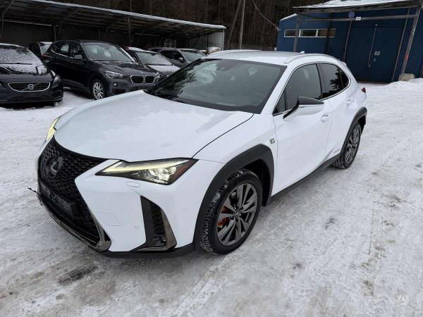White Lexus UX 250h 2020 in Vilnius, with an engine capacity of 1.99 L and mileage of 95 thousand km for 25850 €, photo 1 on AUTOMOTO.COM.LV