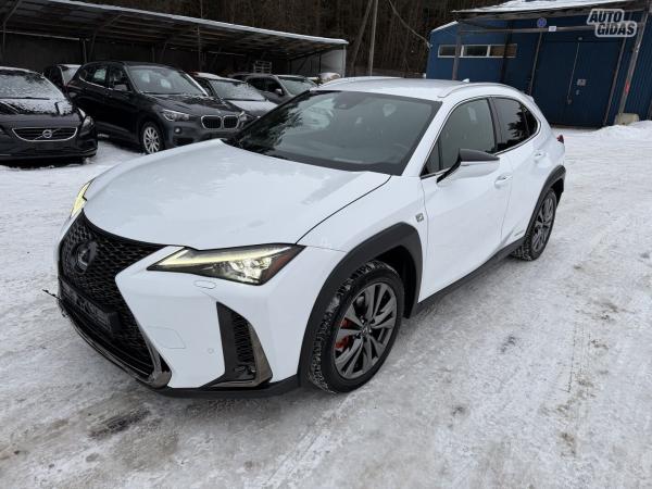Balts Lexus UX 250h 2020 Viļņa, ar dzinēja tilpumu 2.00 L un nobraukumu 95 tūkst. km par 25850 €, foto 1 vietnē AUTOMOTO.COM.LV