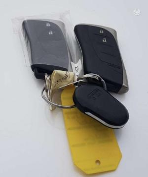 Белый Лексус UX 250h 2020 в Шяуляй, объемом двигателя 1.99 л и пробегом 148 тыс. км за 19800 €, фото 18 на AUTOMOTO.COM.LV