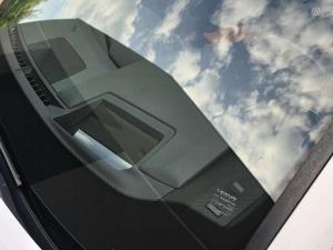 White Lexus UX 250h 2020 in Kaunas, with an engine capacity of 1.99 L and mileage of 93 thousand km for 15900 €, photo 19 on AUTOMOTO.COM.LV