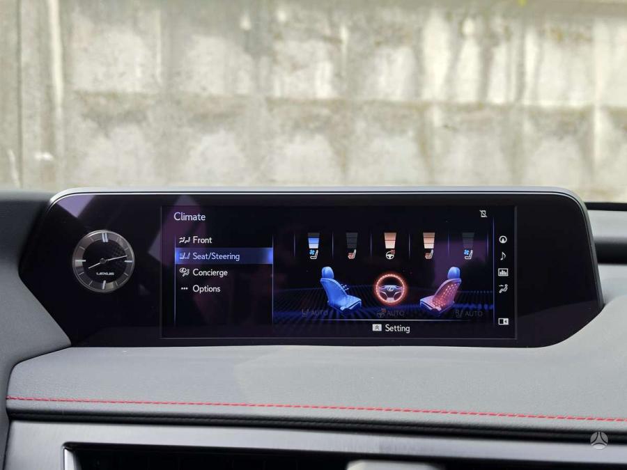 White Lexus UX 250h 2020 in Kaunas, with an engine capacity of 1.99 L and mileage of 93 thousand km for 15900 €, photo 49 on AUTOMOTO.COM.LV