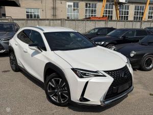 White Lexus UX 250h 2020 in Vilnius, with an engine capacity of 1.99 L and mileage of 97 thousand km for 22300 €, photo 6 on AUTOMOTO.COM.LV