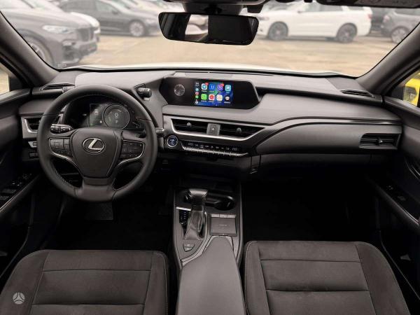Лексус UX 250h 2020 в Вильнюс на AUTOMOTO.COM.LV Белый Лексус UX 250h 2020 в Вильнюс, объемом двигателя 1.99 л и пробегом 98 тыс. км за 21790 €, фото 3 на AUTOMOTO.COM.LV