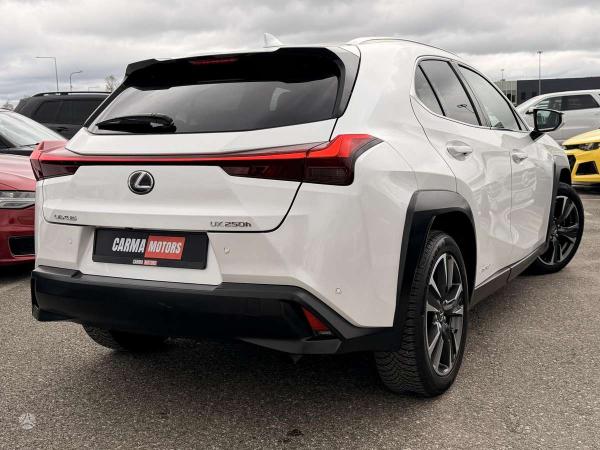 Лексус UX 250h 2020 в Вильнюс на AUTOMOTO.COM.LV Белый Лексус UX 250h 2020 в Вильнюс, объемом двигателя 1.99 л и пробегом 98 тыс. км за 21790 €, фото 9 на AUTOMOTO.COM.LV