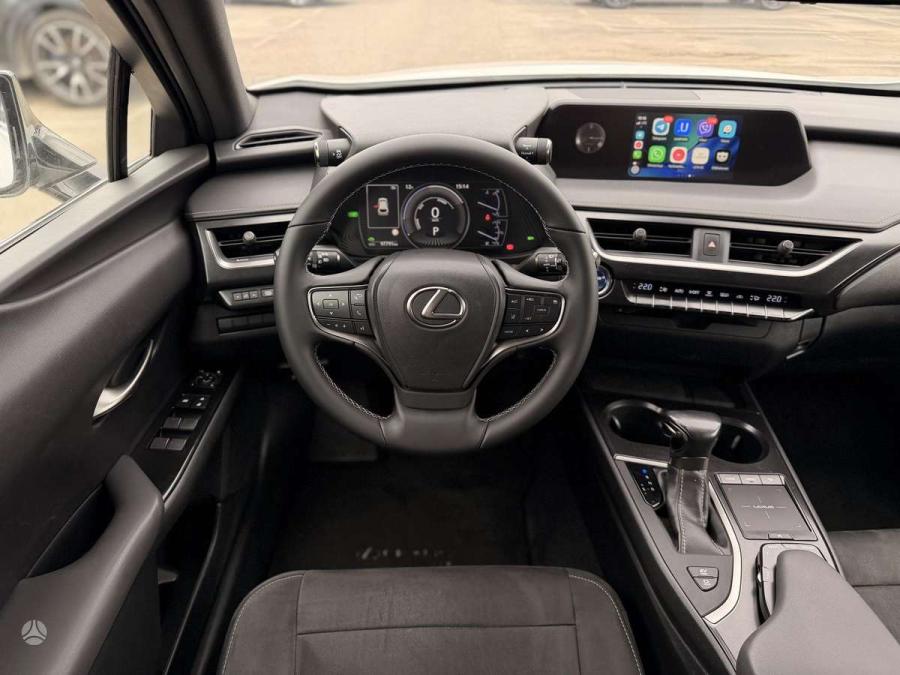 Белый Лексус UX 250h 2020 в Вильнюс, объемом двигателя 1.99 л и пробегом 98 тыс. км за 21790 €, фото 25 на AUTOMOTO.COM.LV