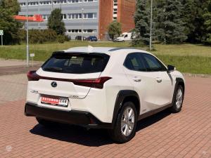 Белый Лексус UX 250h 2021 в Вильнюс, объемом двигателя 1.99 л и пробегом 171 тыс. км за 21950 €, фото 6 на AUTOMOTO.COM.LV
