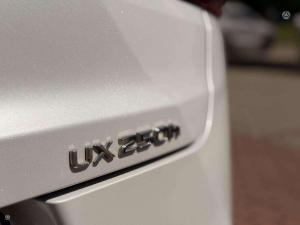 Белый Лексус UX 250h 2021 в Вильнюс, объемом двигателя 1.99 л и пробегом 171 тыс. км за 21950 €, фото 16 на AUTOMOTO.COM.LV