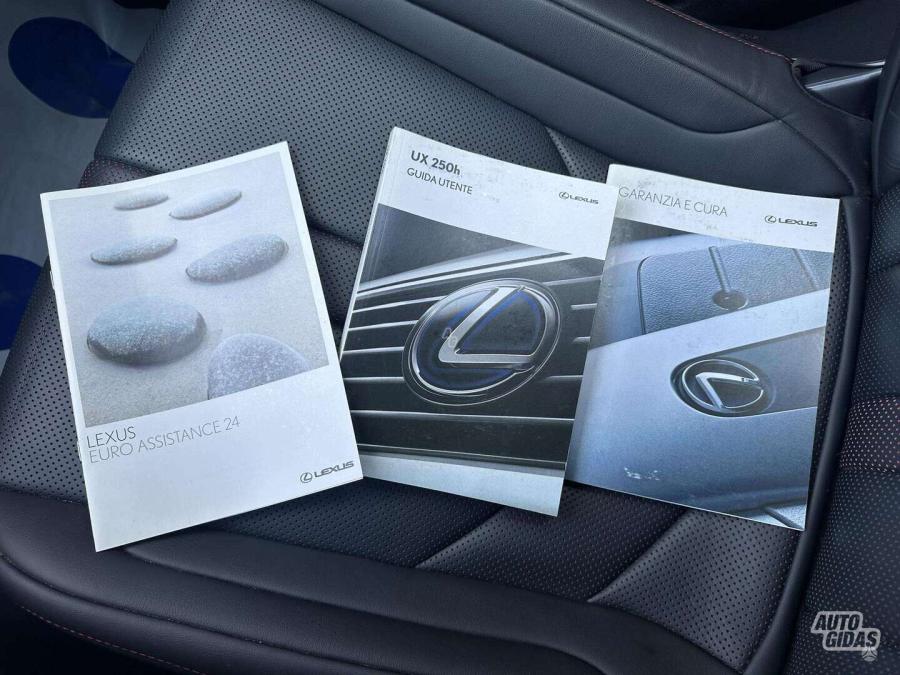 White Lexus UX 250h 2021 in Vilnius, with an engine capacity of 2.00 L and mileage of 171 thousand km for 21750 €, photo 29 on AUTOMOTO.COM.LV