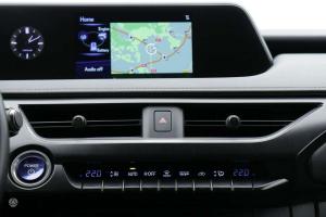 Белый Лексус UX 250h 2021 в Вильнюс, объемом двигателя 1.99 л и пробегом 54 тыс. км за 24900 €, фото 15 на AUTOMOTO.COM.LV