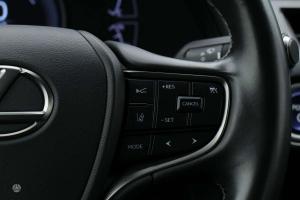 Белый Лексус UX 250h 2021 в Вильнюс, объемом двигателя 1.99 л и пробегом 54 тыс. км за 24900 €, фото 25 на AUTOMOTO.COM.LV