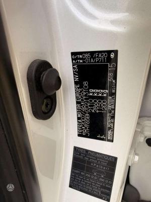 Белый Лексус UX 250h 2021 в Вильнюс, объемом двигателя 1.99 л и пробегом 171 тыс. км за 21750 €, фото 15 на AUTOMOTO.COM.LV