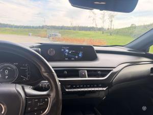Белый Лексус UX 250h 2021 в Вильнюс, объемом двигателя 1.99 л и пробегом 171 тыс. км за 21750 €, фото 24 на AUTOMOTO.COM.LV