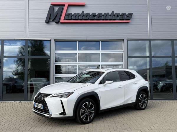 Lexus UX 250h 2021 Viļņa vietnē Balts Lexus UX 250h 2021 Viļņa, ar dzinēja tilpumu 1.99 L un nobraukumu 92 tūkst. km par 23000 €, foto 1 vietnē AUTOMOTO.COM.LV
